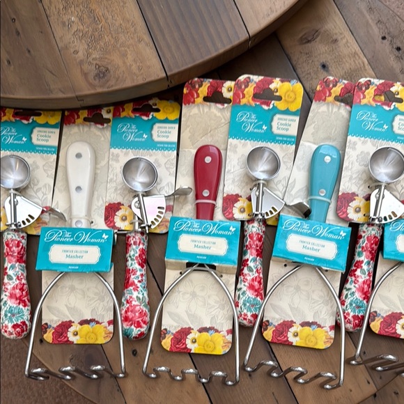 The Pioneer Woman | Kitchen | The Pioneer Woman Colorful Kitchen Set 2 ...